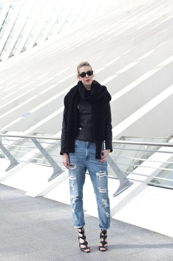 41 Chic Ripped Jeans Outfit Ideas with Styling Tips
