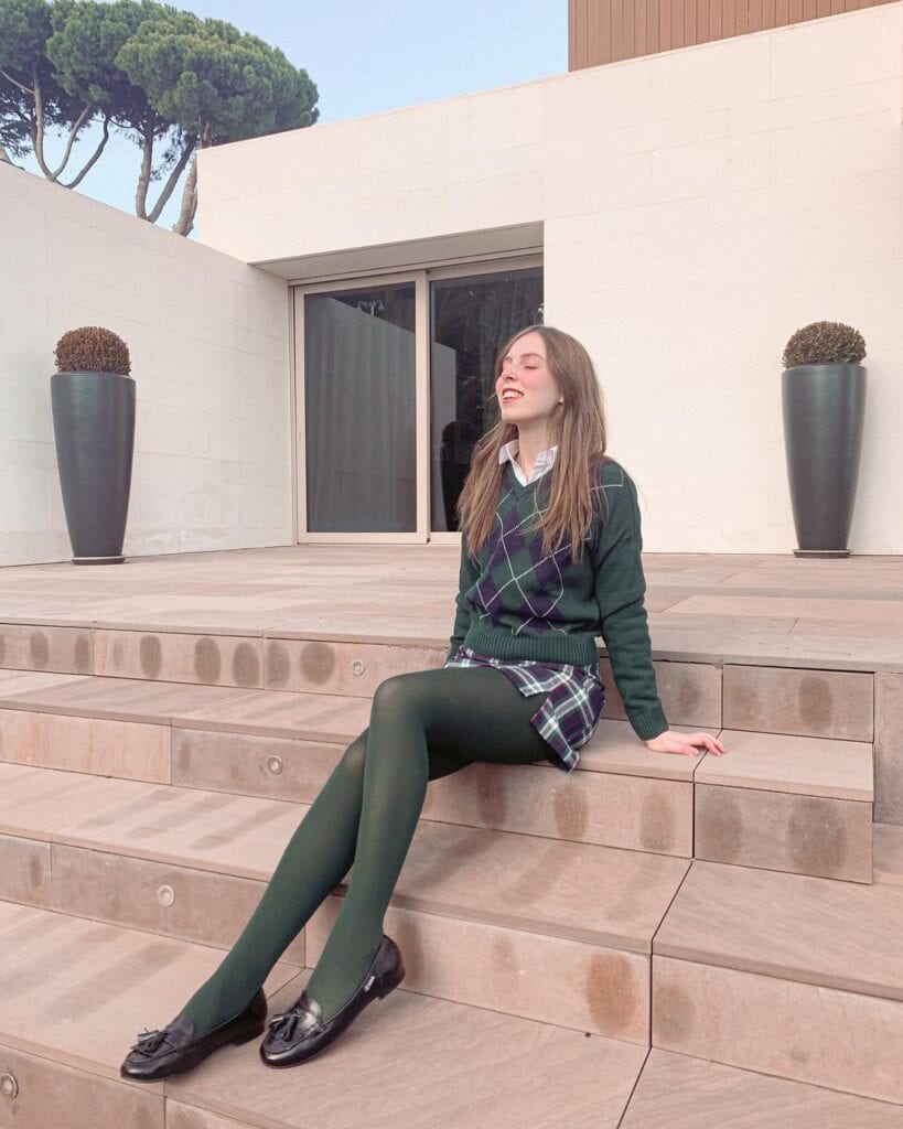 How to Dress as a Preppy Girl? 31 Outfit Ideas & Styling Tips