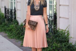 Dungaree Outfits- 23 Ways to Wear Dungraee Clothes for Women