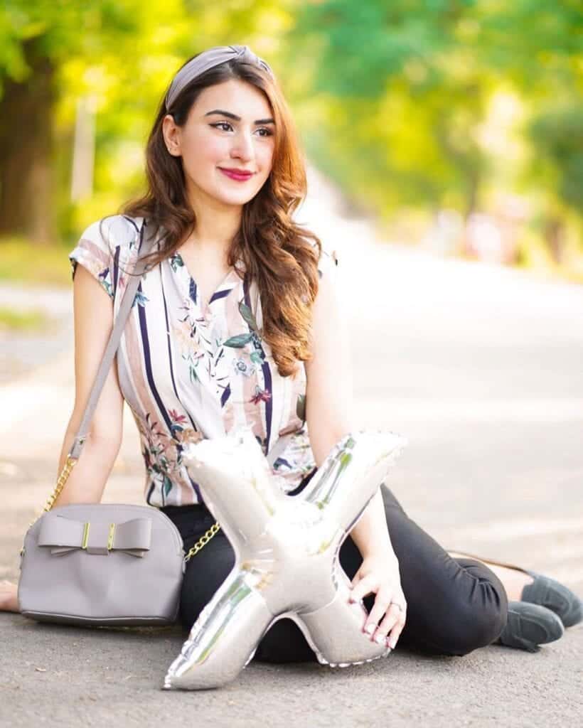 Top 22 Pakistani Fashion Bloggers in 2025 to Follow