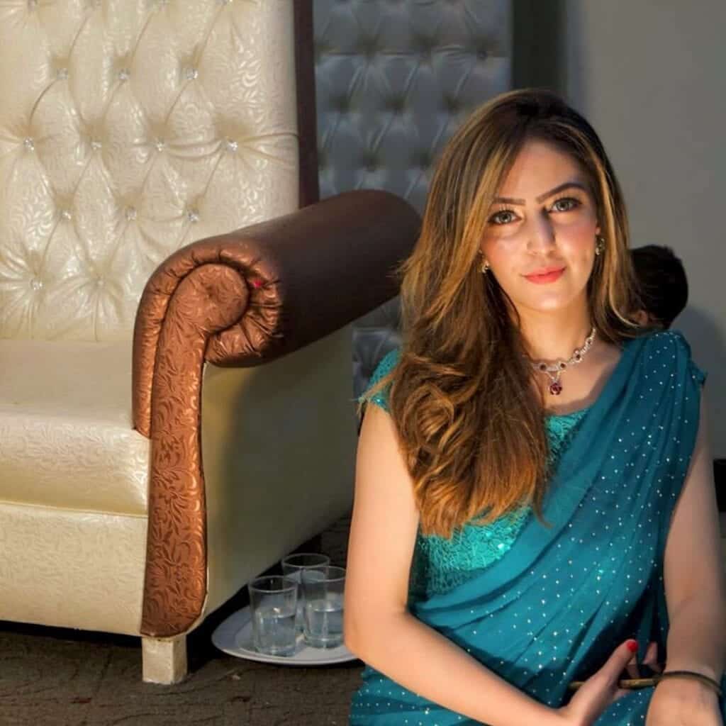 Top 22 Pakistani Fashion Bloggers in 2025 to Follow