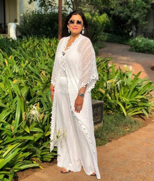 What to Wear on Holi ? 16 Best Outfit Ideas