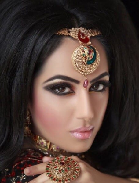 35 Cute Hairstyles with Maang tikka/Maatha Patti This Season