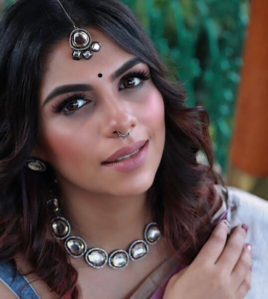 21 Best Maang Tikka Designs & Ideas How to Wear – Outfit Trends