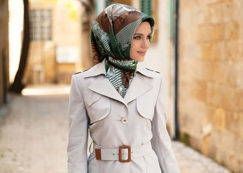 25 Best Hijab Styles for Short Height Girls to Look Tall