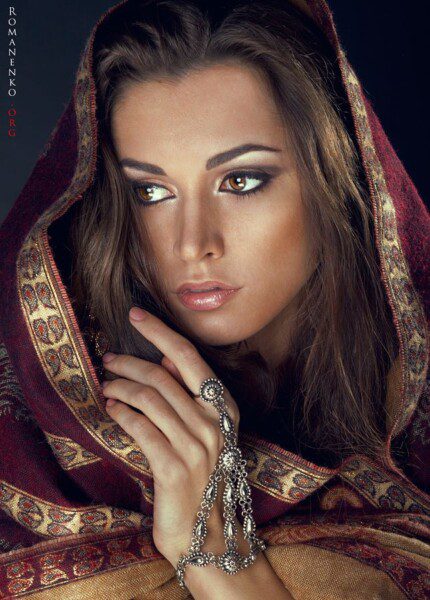35 Most Beautiful Muslim Girls In World – List & Pictures