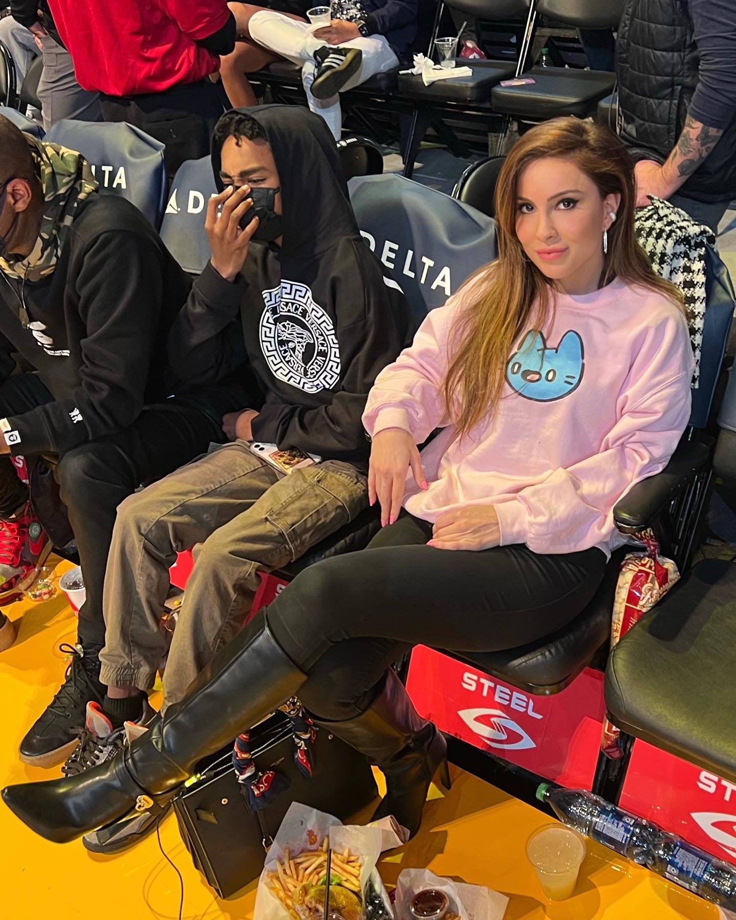 22 Hockey Game Outfits: What to Wear to a Hockey Game?