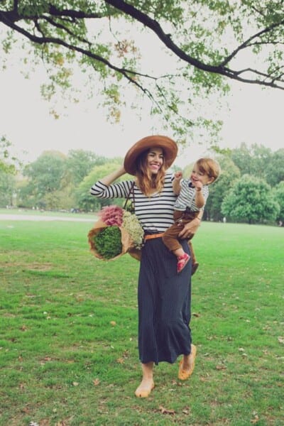 40 + Easy to Wear Outfits For Mums & Styling Tips