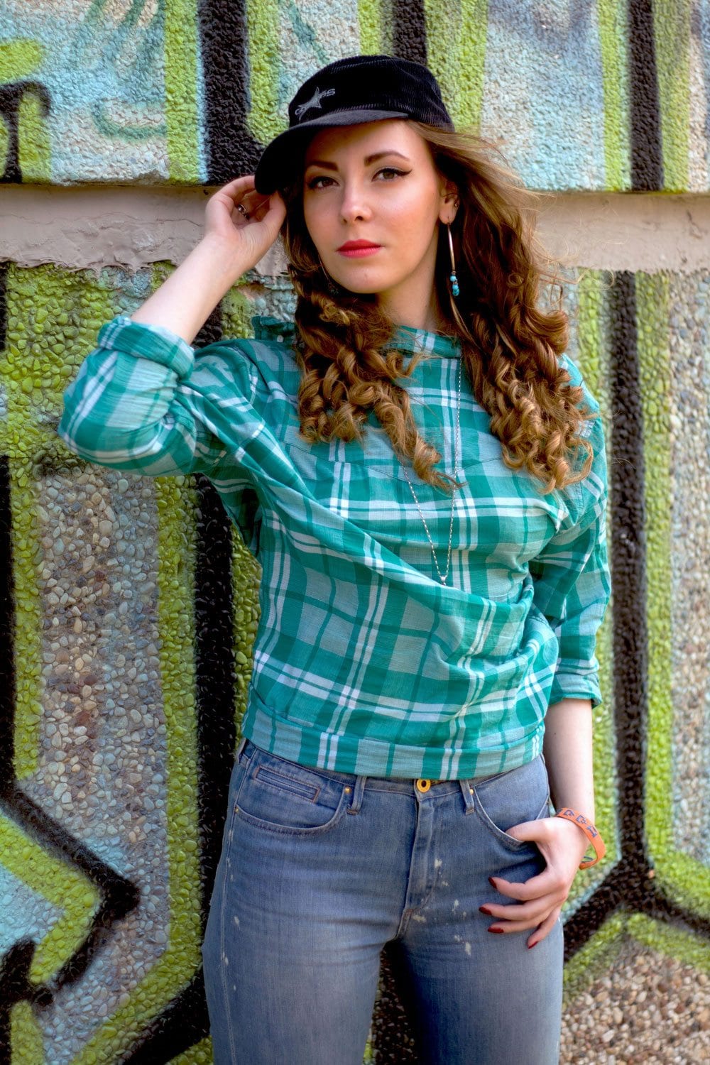 How To Wear A Backward Shirt-23 Ways To Style Backward Shirts