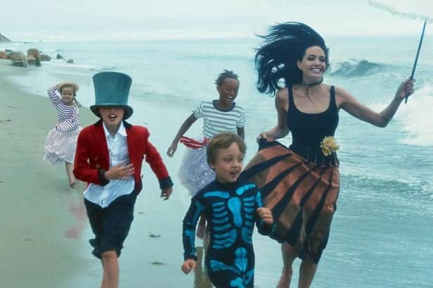 Hollywood Celebrities Beach Outfits-30 Top Celebs in Beachwear