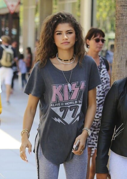 28 Dope Outfits for Girls to Bring your Swag Back