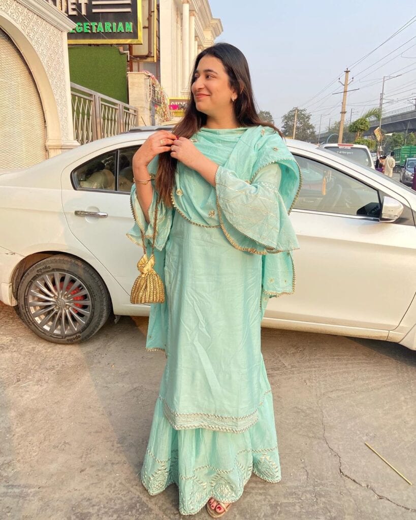 25 Stylish Indian Street style Fashion Ideas For Women