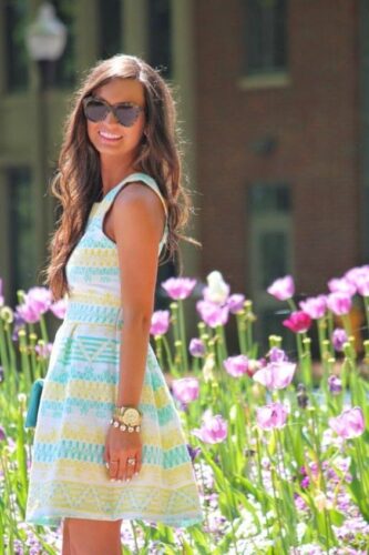 35 Best Easter Outfit Ideas for Women & Styling Tips