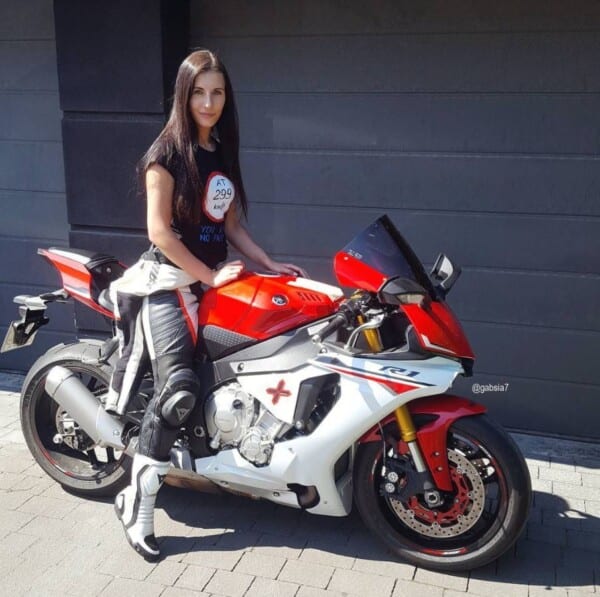 21 Most Beautiful Biker Girls You Should Follow