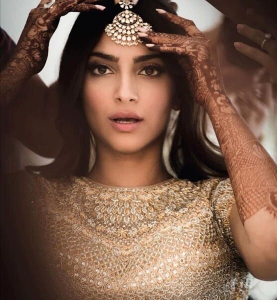 35 Cute Hairstyles with Maang tikka/Maatha Patti This Season