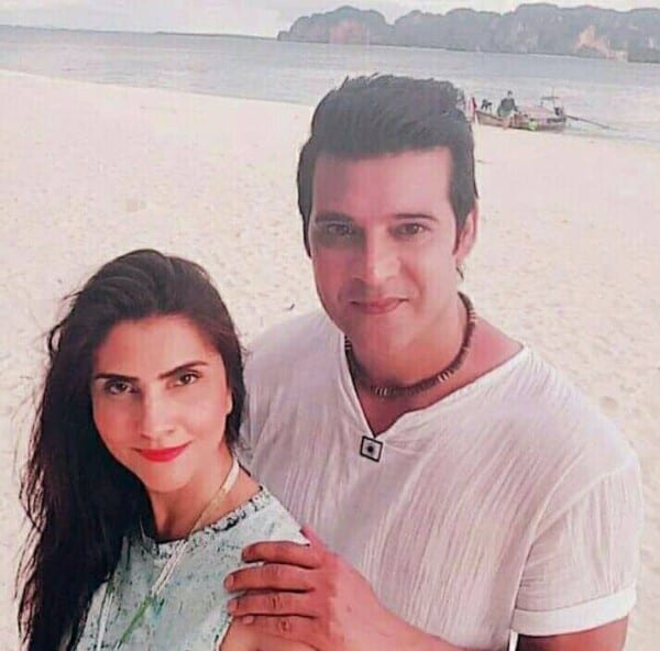 Pakistani Couple Outfits-25 Best Outfits Of Pakistani Celebrities