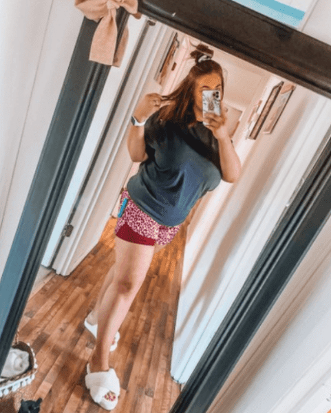 How To Wear A Backward Shirt-23 Ways To Style Backward Shirts