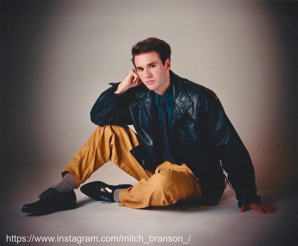 35 Best Men's Outfits with Mustard Pants To Wear This Year