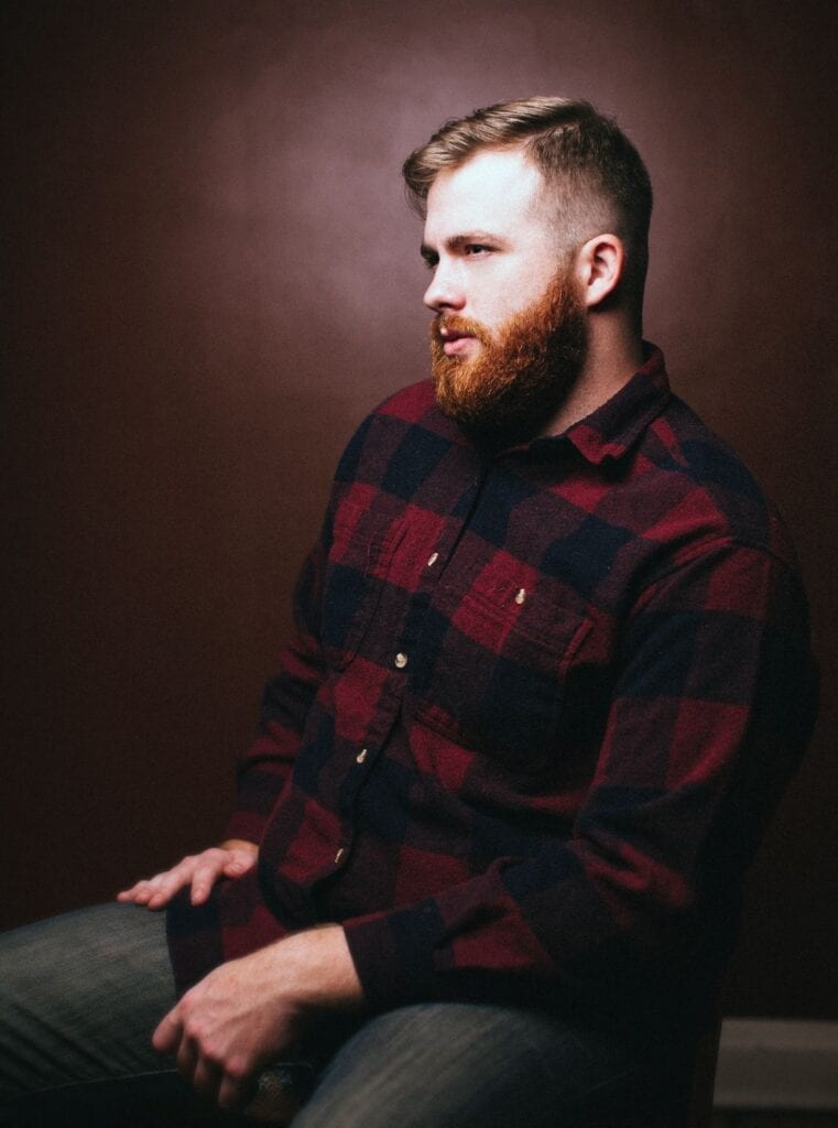 58 Best Flannel Shirt Outfits for Men & Styling Tips