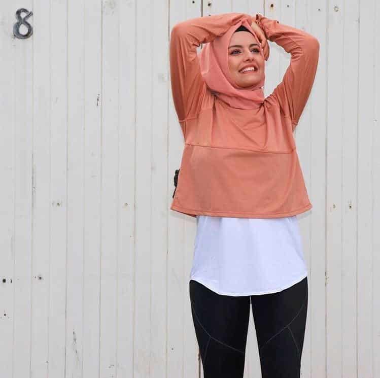 16 Modest Crop Top Outfit Ideas with Styling Tips