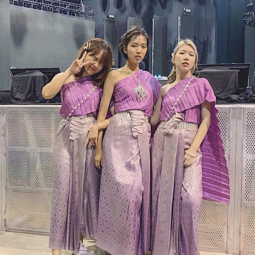 Traditional Thai Clothing-16 Beautiful Outfits From Thailand