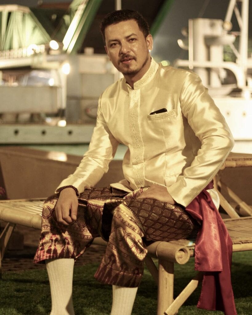 Traditional Thai Clothing-16 Beautiful Outfits From Thailand