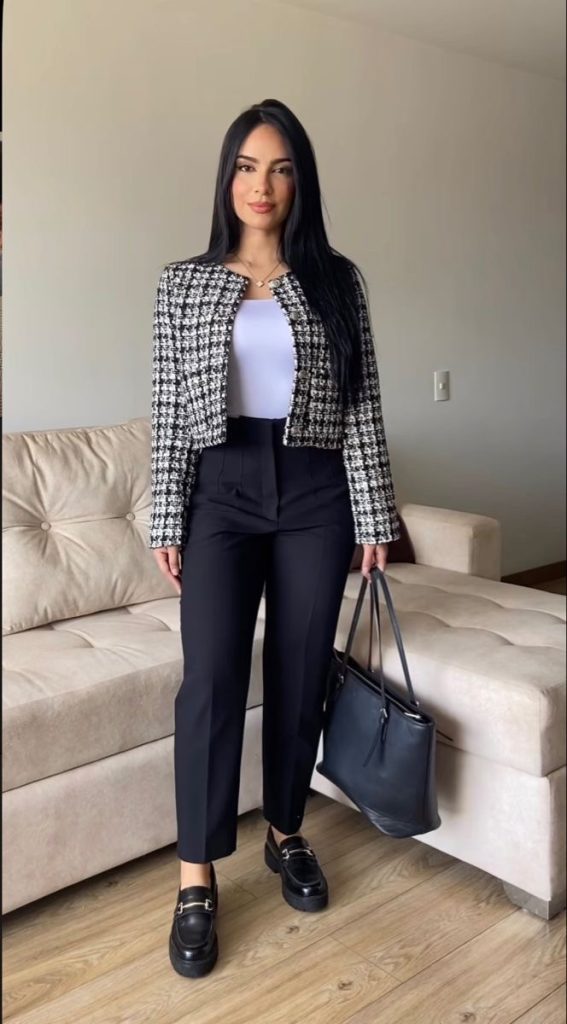 How to Dress for a Job Interview? 10 Best Outfits for Women