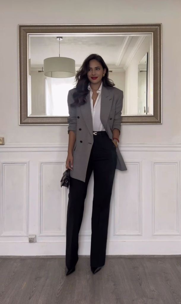 How to Dress for a Job Interview? 10 Best Outfits for Women