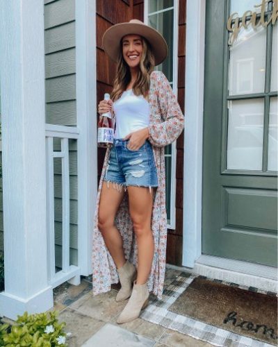 August Outfits for Women - 31 Looks for Every Day of August