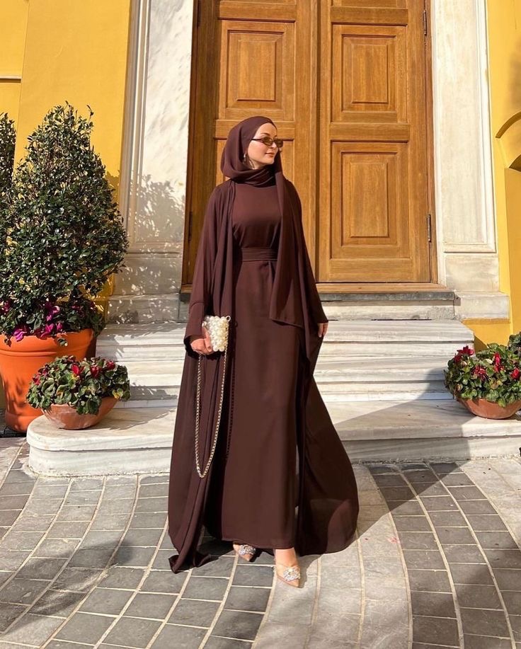 50 Modern Abaya Styles on Instagram to Check