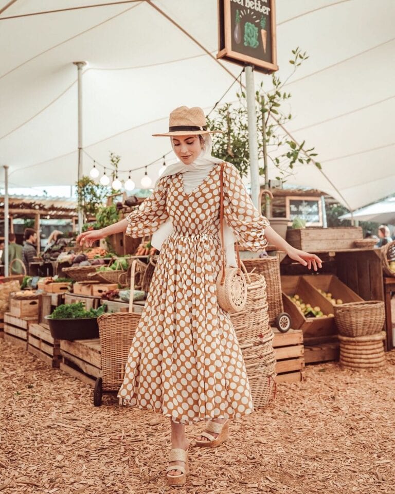 What to Wear in Europe? 15 Outfit Ideas & Styling Tips