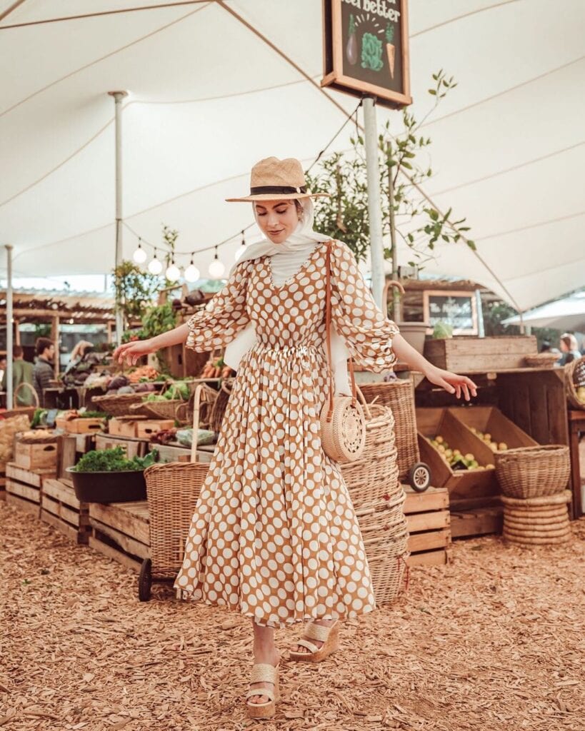 What to Wear in Europe? 15 Outfit Ideas & Styling Tips