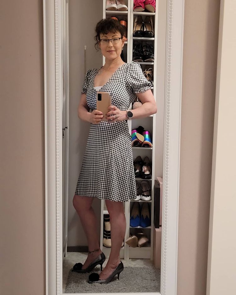 How to Wear a Checkered Dress? 20 Best Outfit Ideas