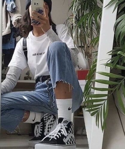 Skater Girl Outfits 21 Ideas on What to Wear Skating?