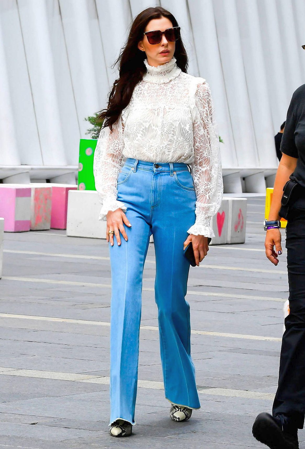 20 Celebrities with the Best Street Style