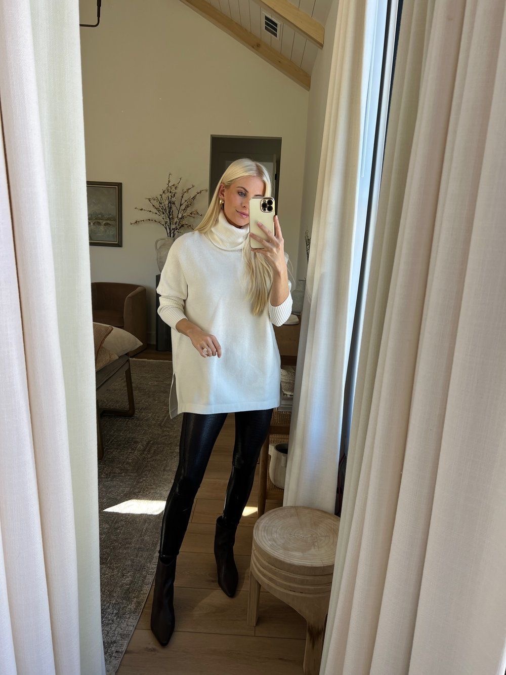 20 Tips How To Style A White Sweater This Winter Season