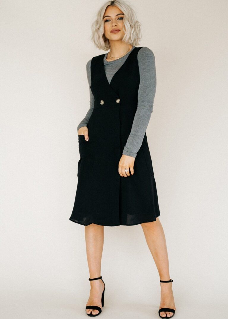 How to Wear a Pinafore Dress? 22 Outfit Ideas
