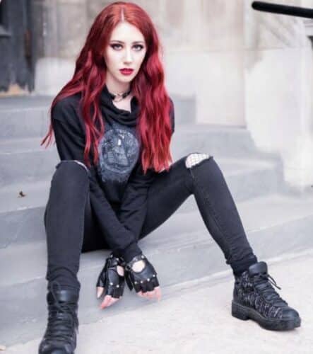 How to Dress Goth? 12 Outfit Ideas & Styling Tips