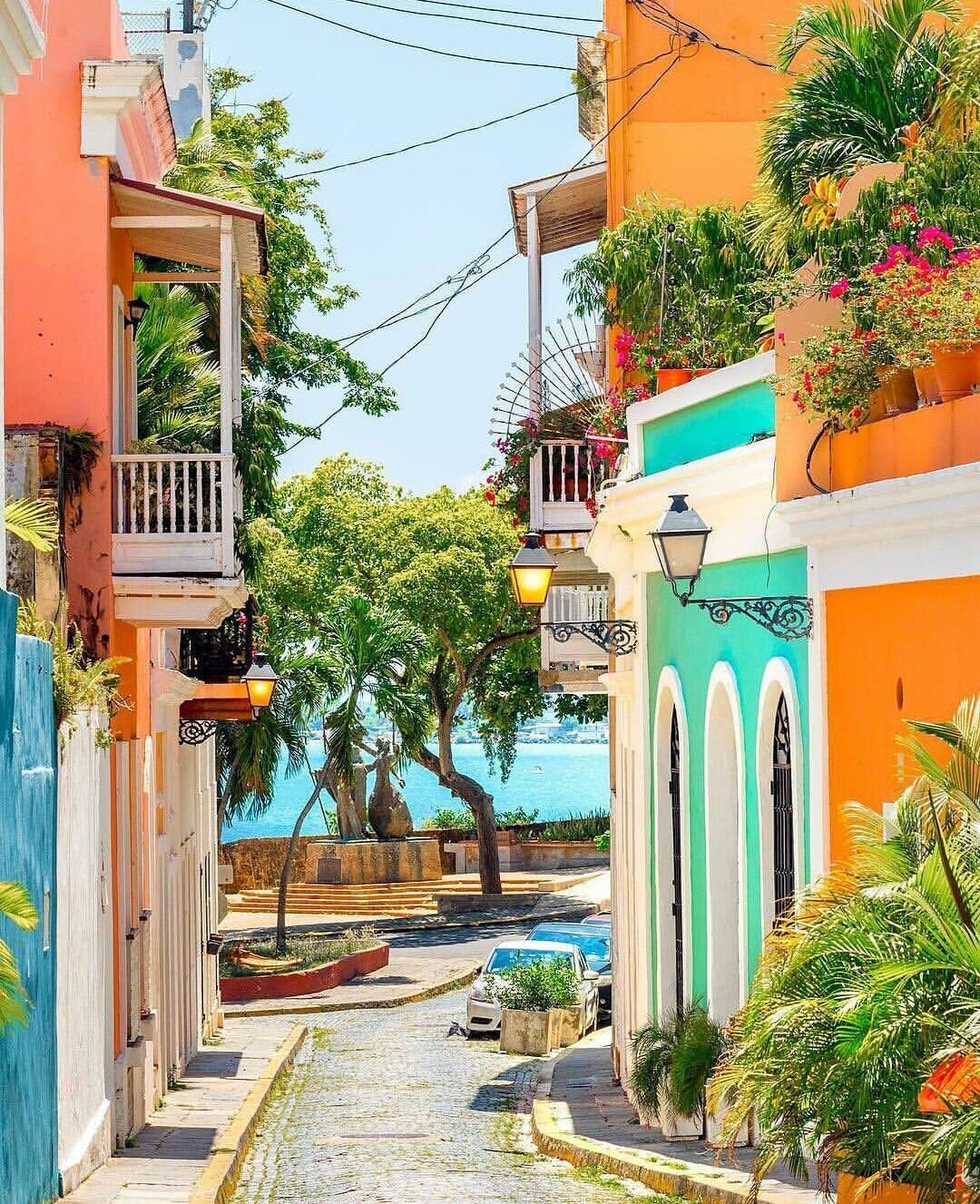 What to Wear in Puerto Rico? 10 Outfit Ideas & Packing List