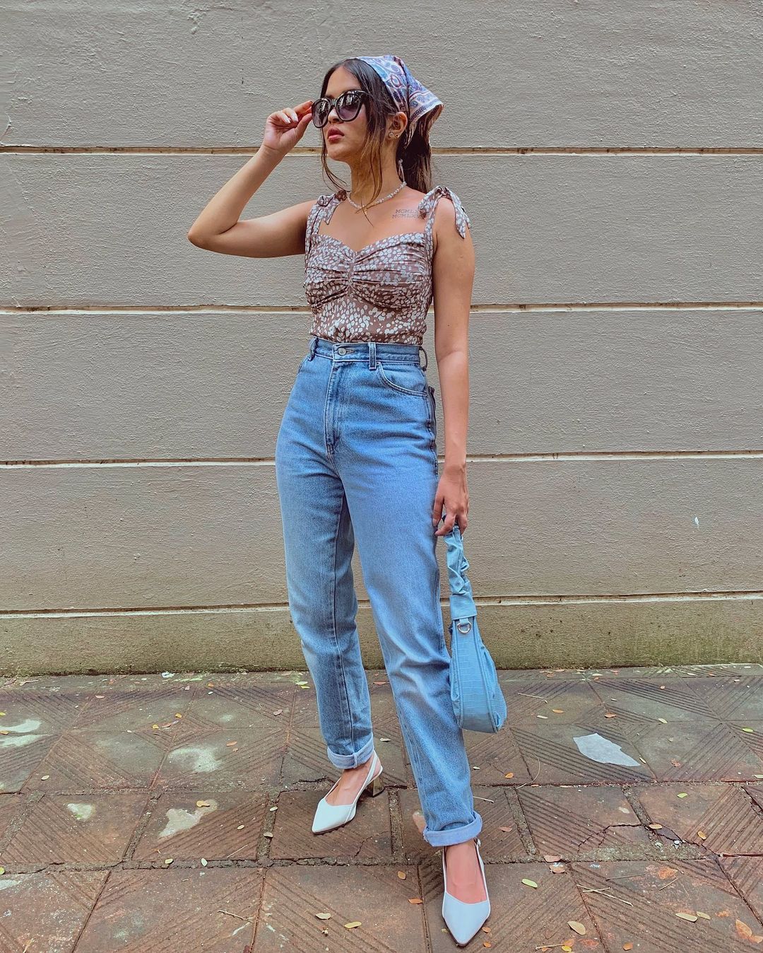 How to Wear High Waisted Jeans 26 Outfit Ideas