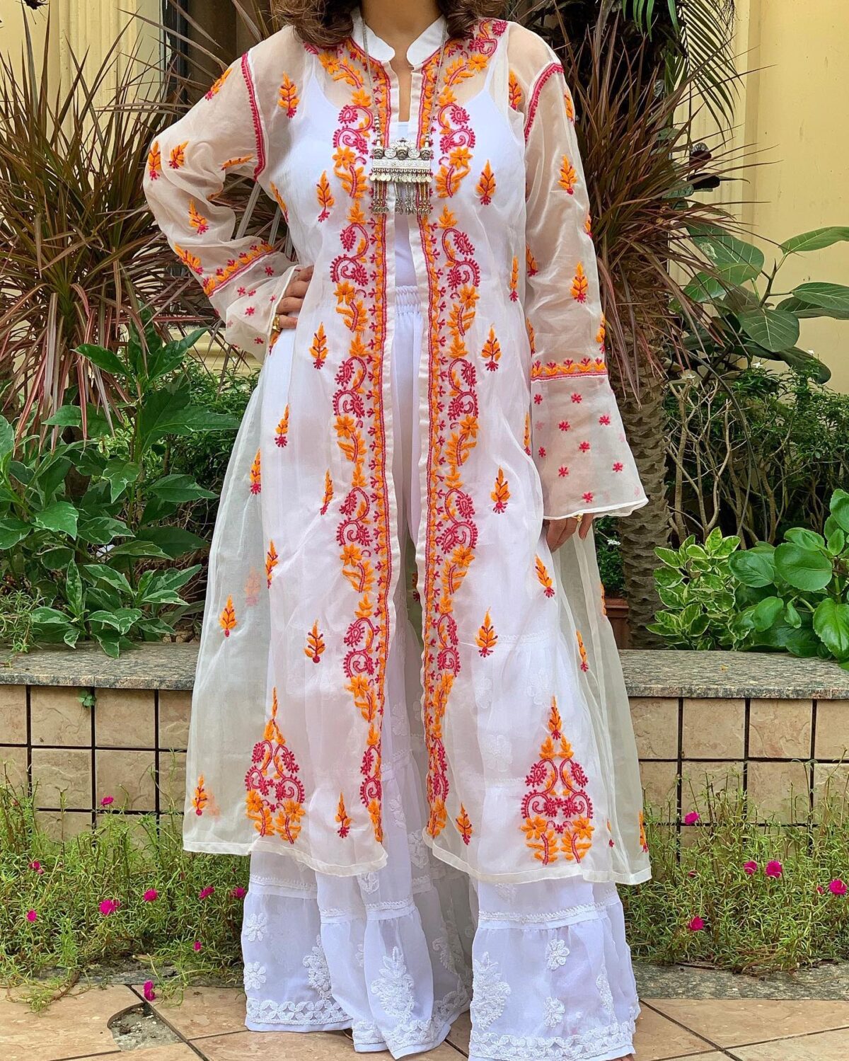 22 Modern Chikankari Kurti Designs & Styling Tips