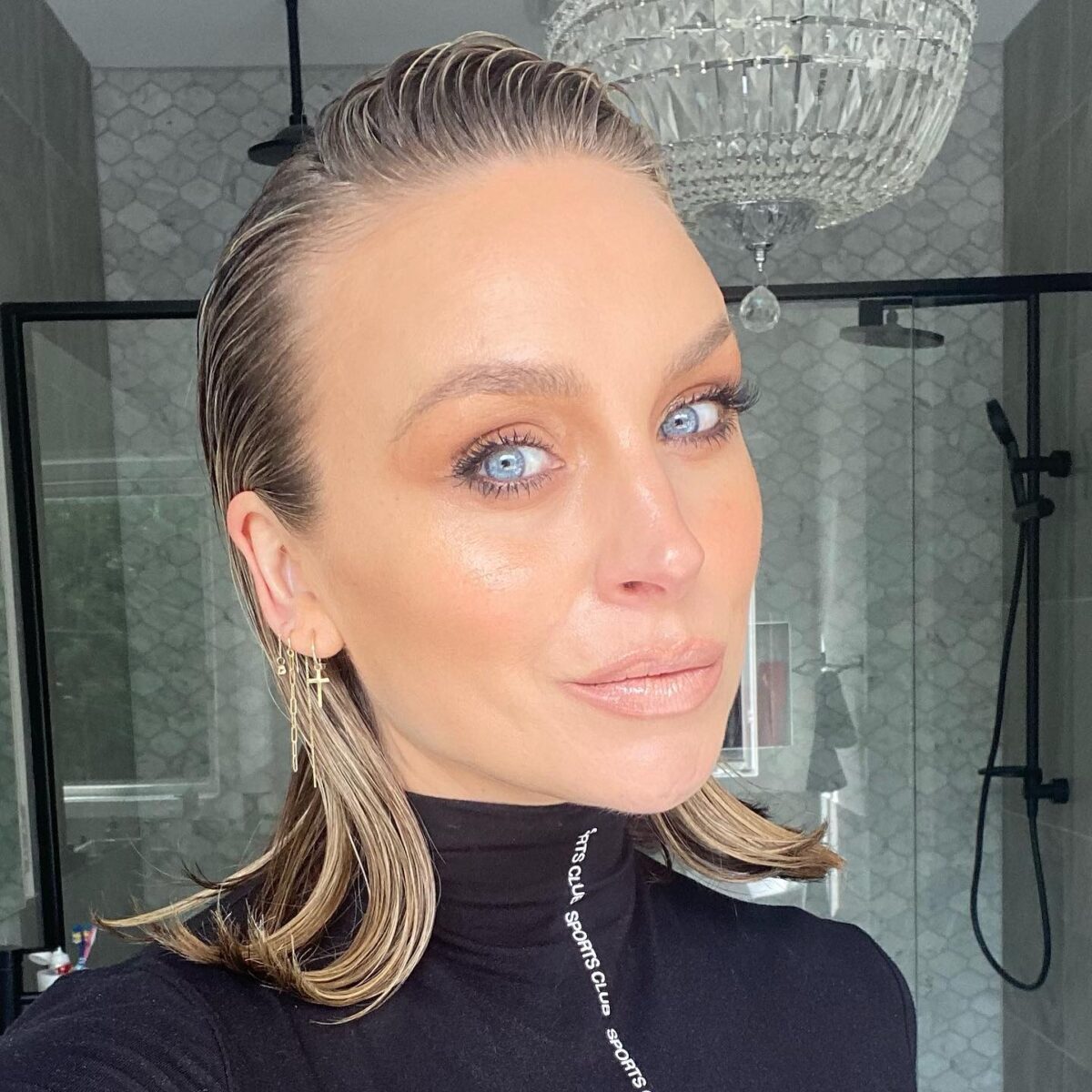 Wet Hairstyles: 21 Ideas on How to Get The Wet Hair Look?