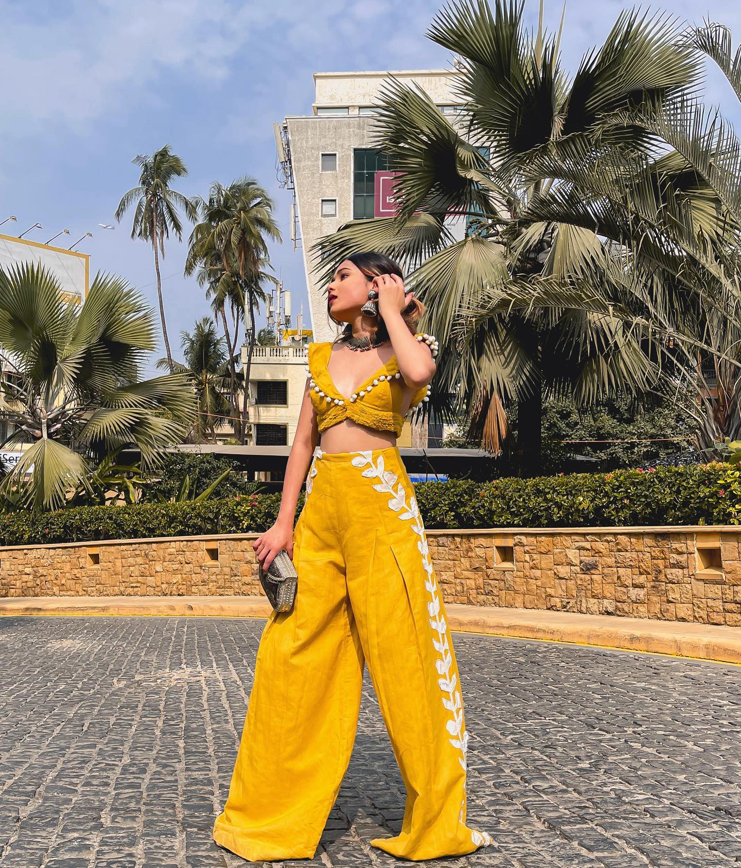 What to Wear on Diwali? 16 Best Outfit Ideas – Outfit Trends