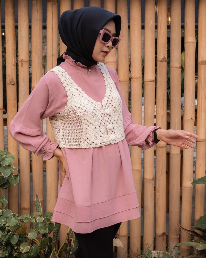 How To Wear a Lace Vest? 23 Outfit Ideas to Copy