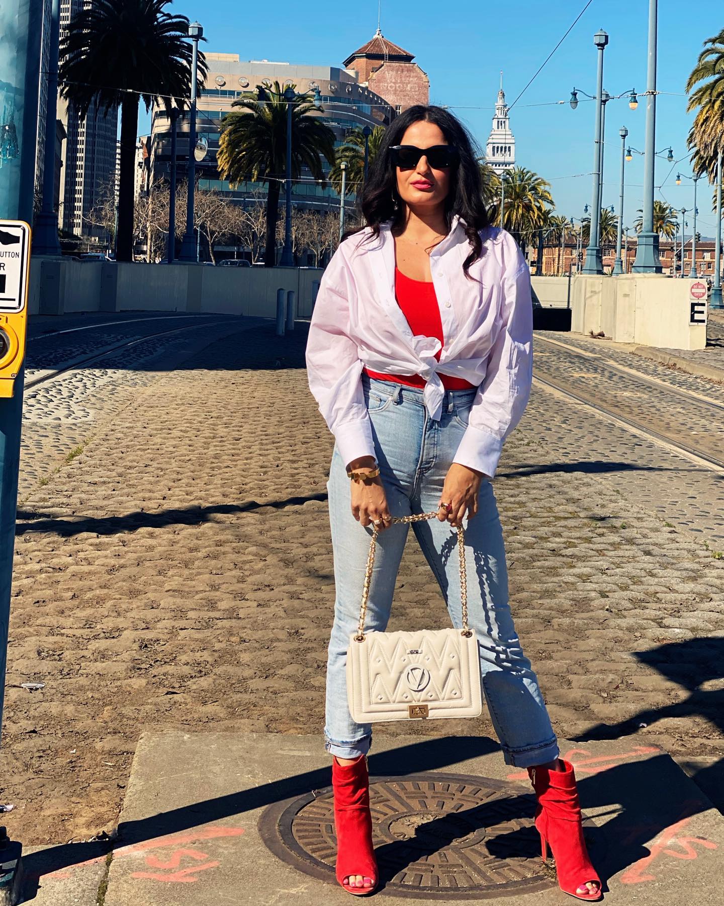 26 Outfit Ideas with Red Shoes for Women