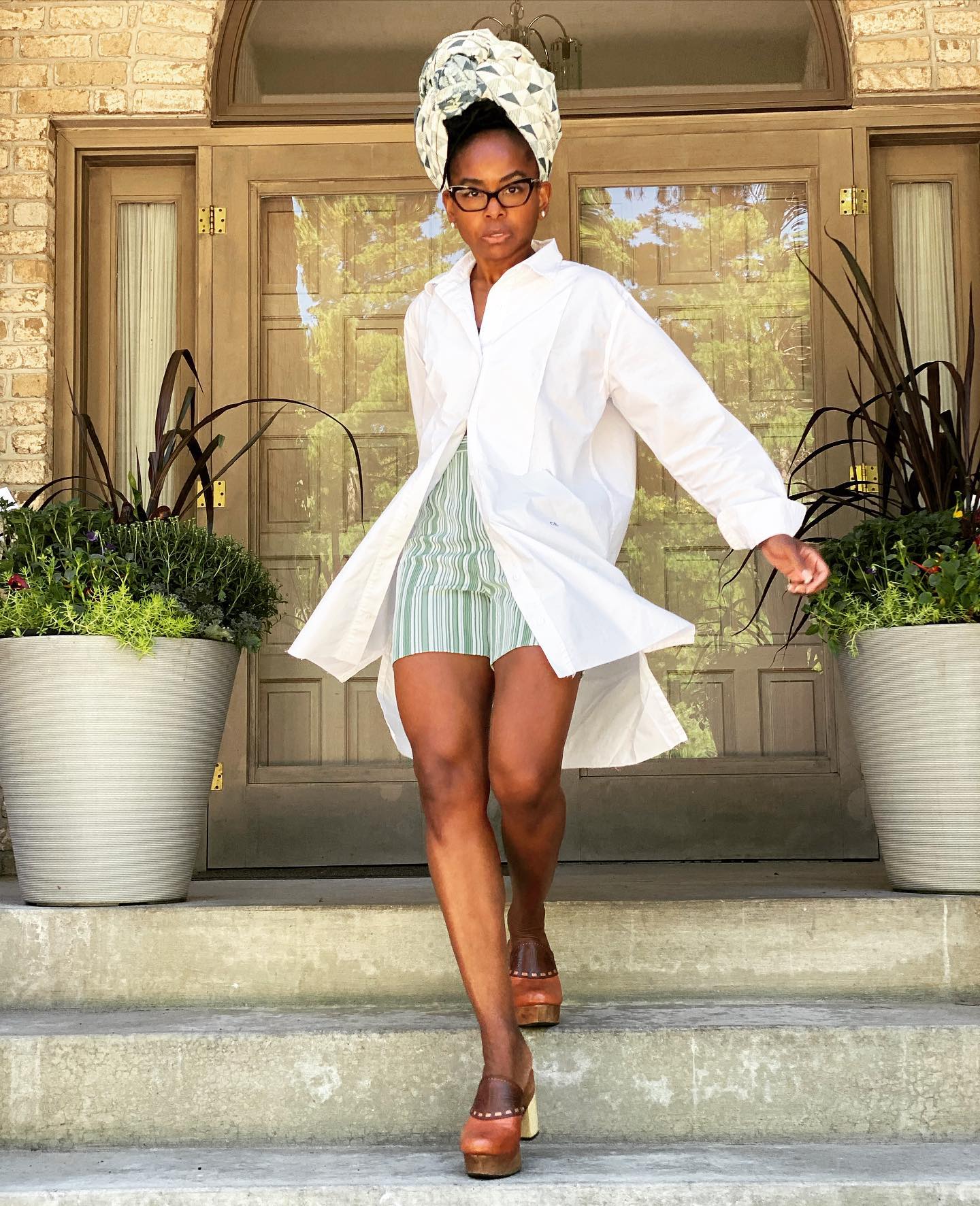 50 Cute Outfits With High Waisted Shorts For A Chic Look