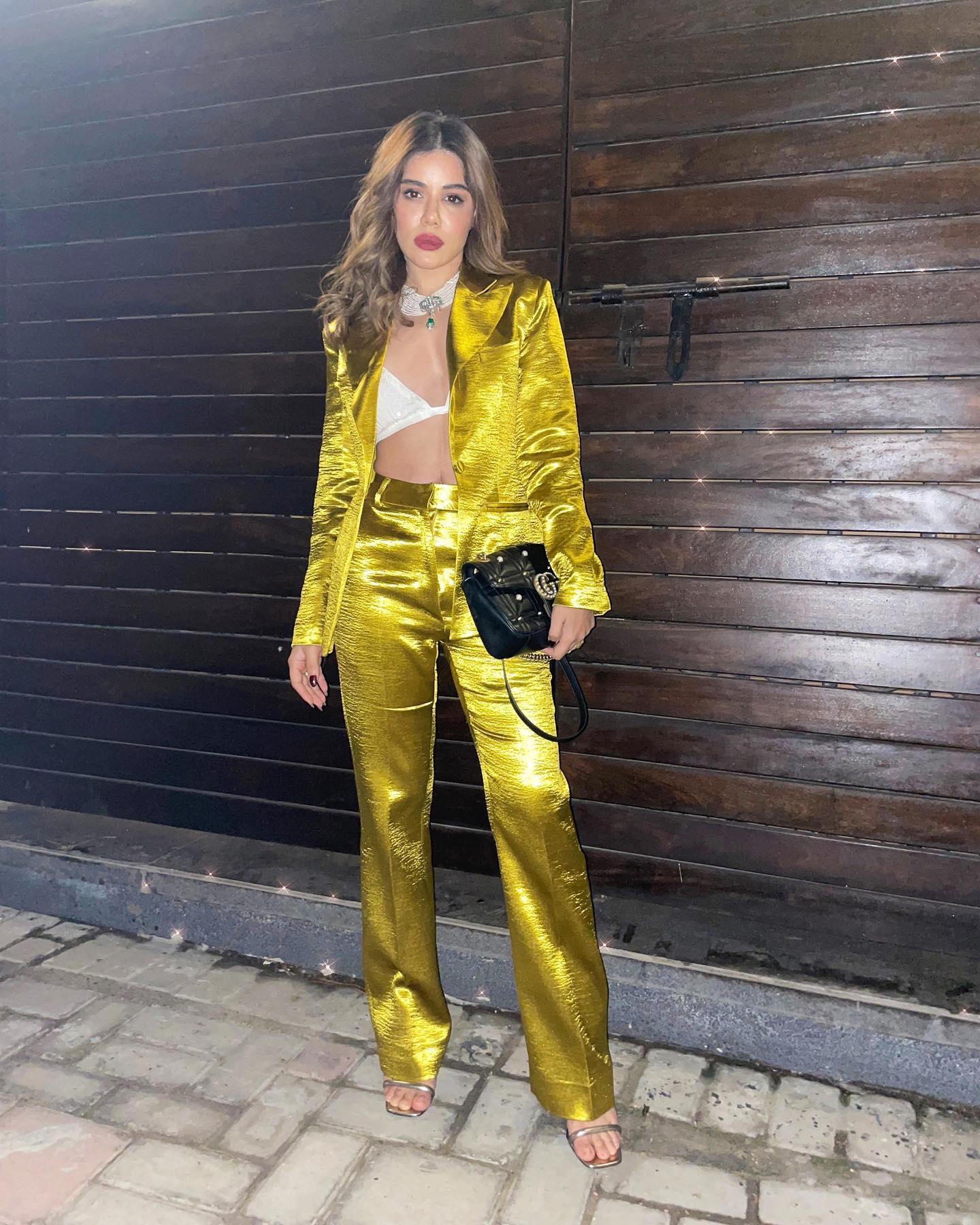 What to Wear on Diwali? 16 Best Outfit Ideas – Outfit Trends