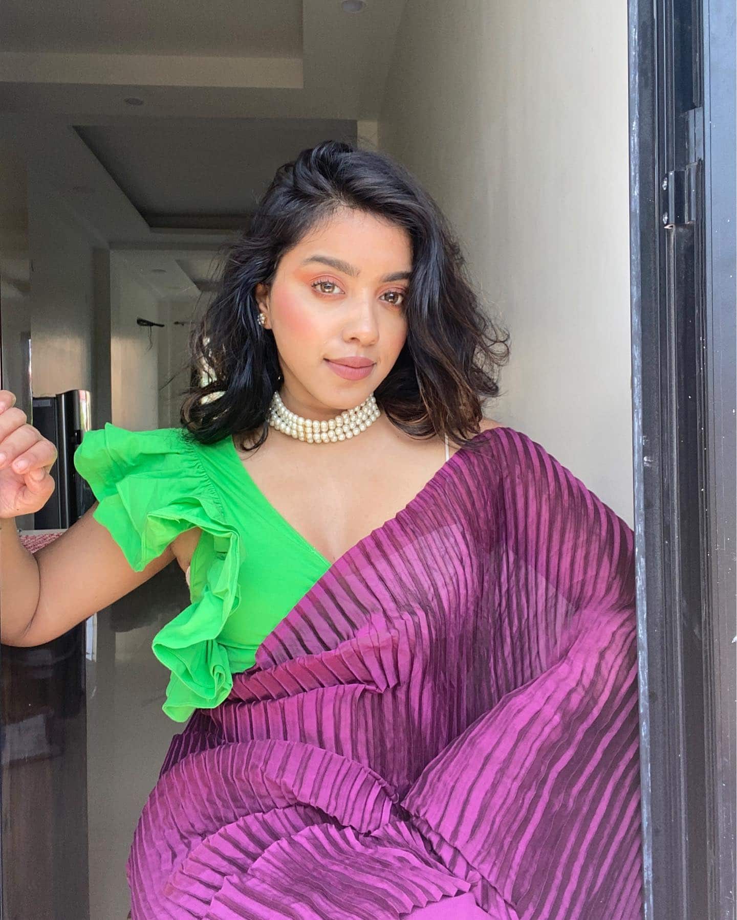 16 Ideas on How to Wear Sarees with Crop Tops This Year