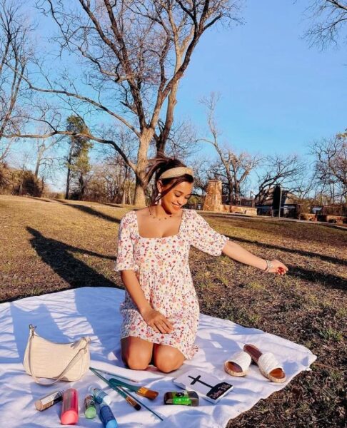 18 Best Spring Casual Outfits for Girls to Try This Season