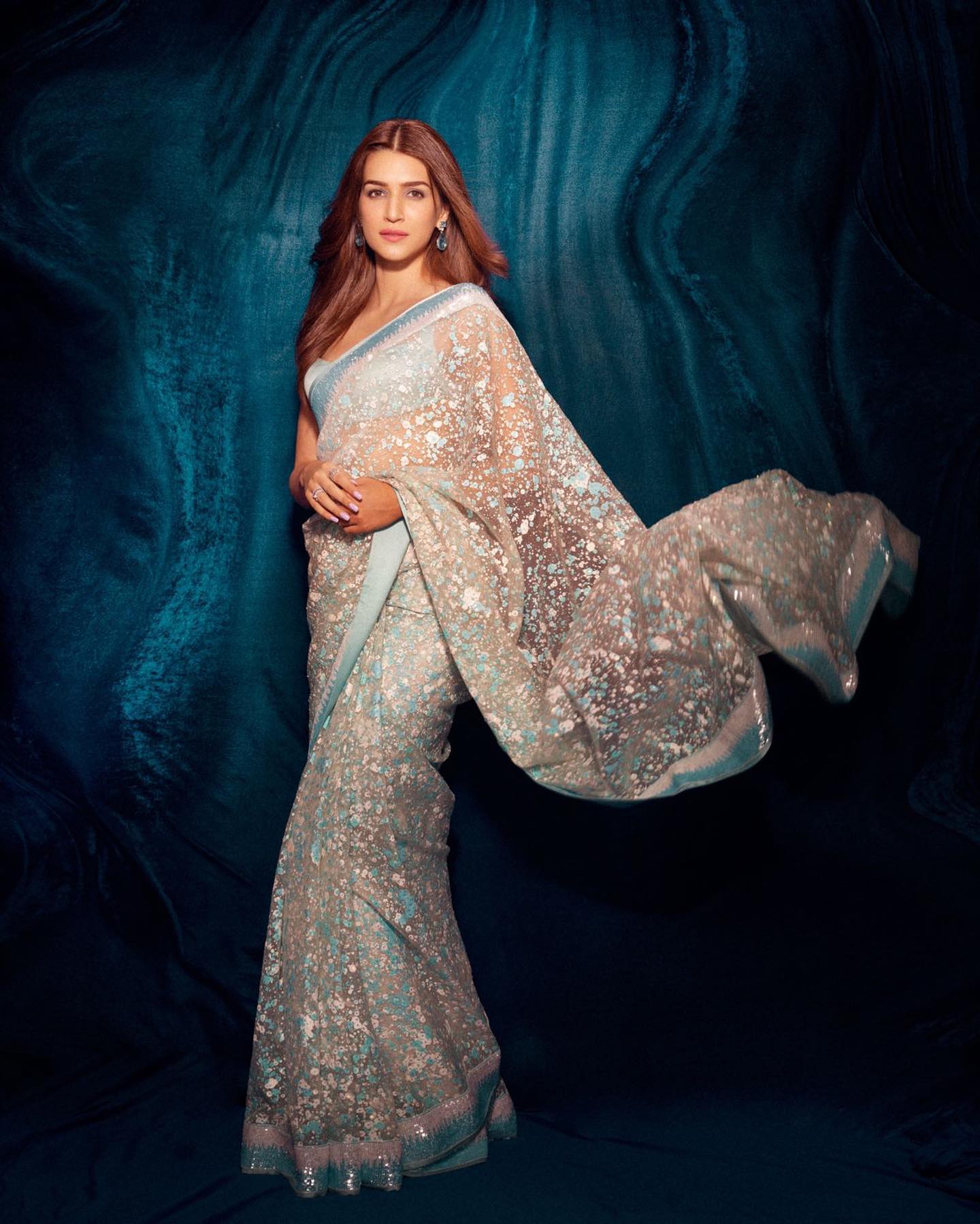 How to Style a Sequin Saree? 16 Ways to Drape it